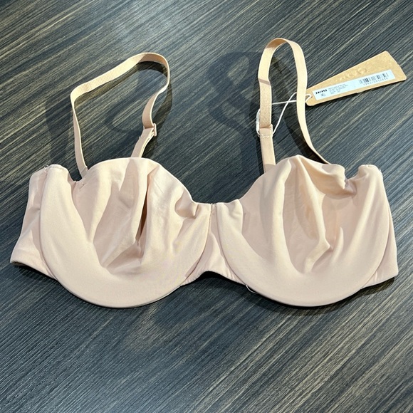 SKIMS | Intimates & Sleepwear | Skims 34c Smoothing Intimates Unlined ...